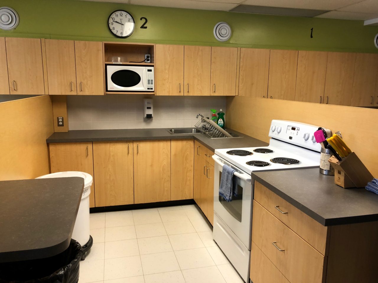 ルイス・リエール高校留学プログラム/Louis Riel School Division - - 株式会社キャタリストカナダ